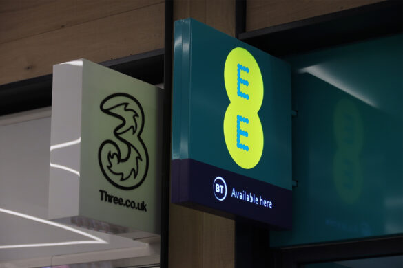Understanding EE Pay: How it works and what it offers - Little You Know